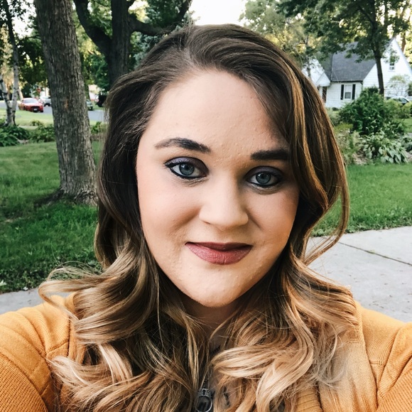 Kelly's Closet (@kellys519) | Poshmark